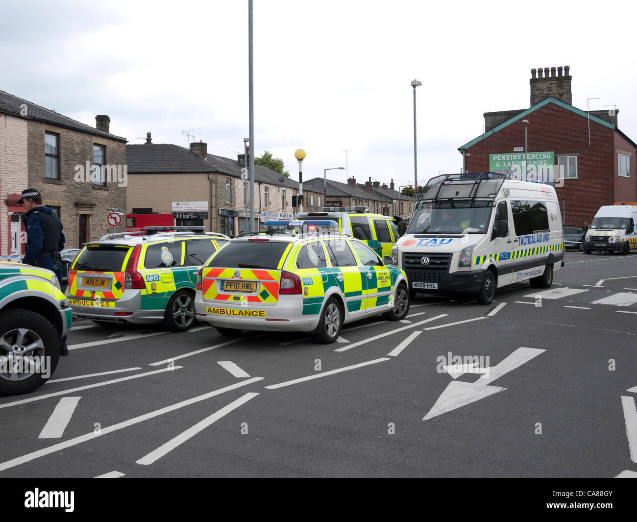 Oldham, Greater Manchester, UK. 26th June 2012. Traffic and police fill ...