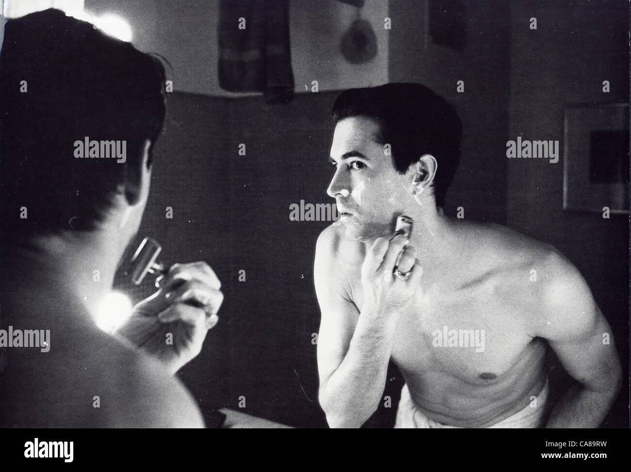 ANTHONY PERKINS back home after the performance 1967.(Credit Image: Â ...