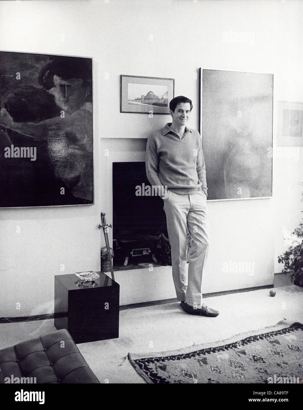 ANTHONY PERKINS back home after the performance 1967.(Credit Image: Â ...
