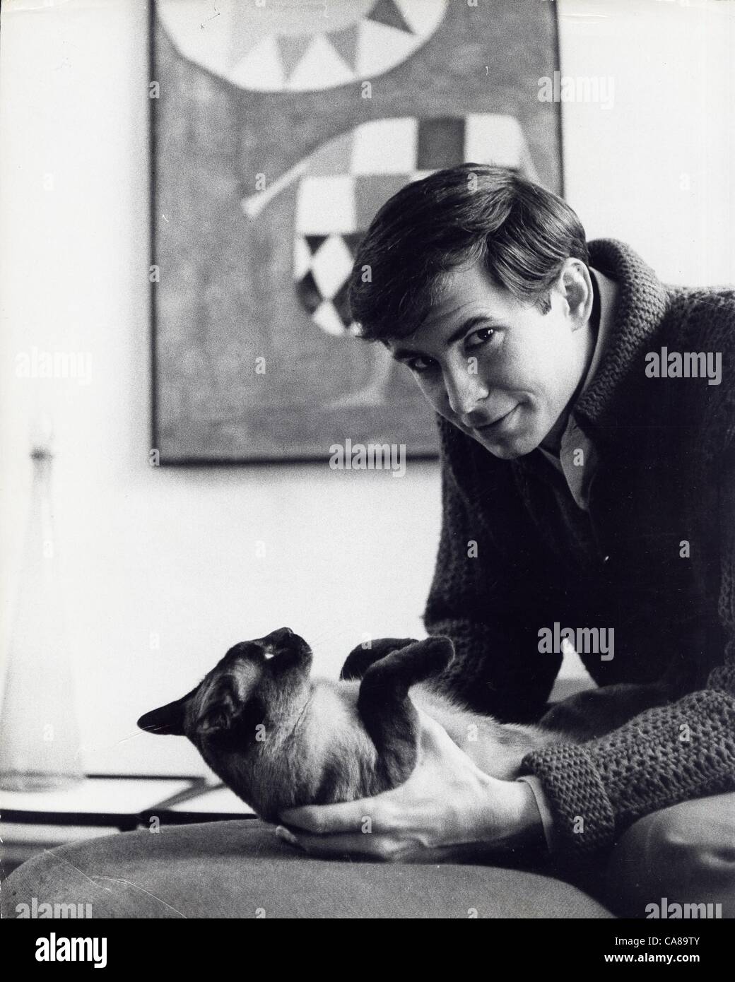 ANTHONY PERKINS back home after the performance 1967.(Credit Image: Â ...