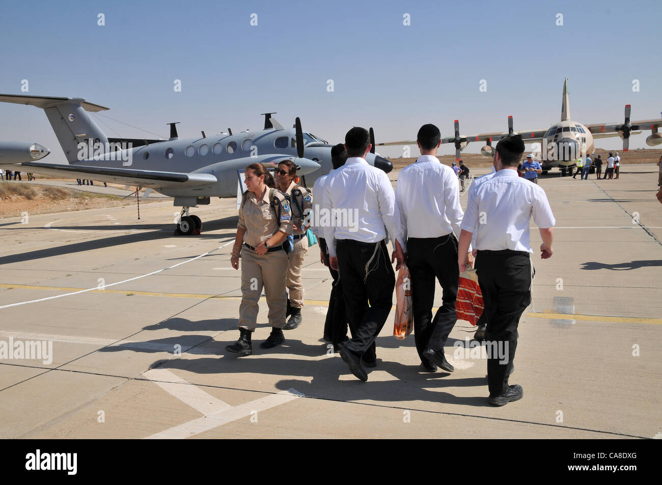 Israeli Air Force graduation ceremony at the Hatzerim air force base ...