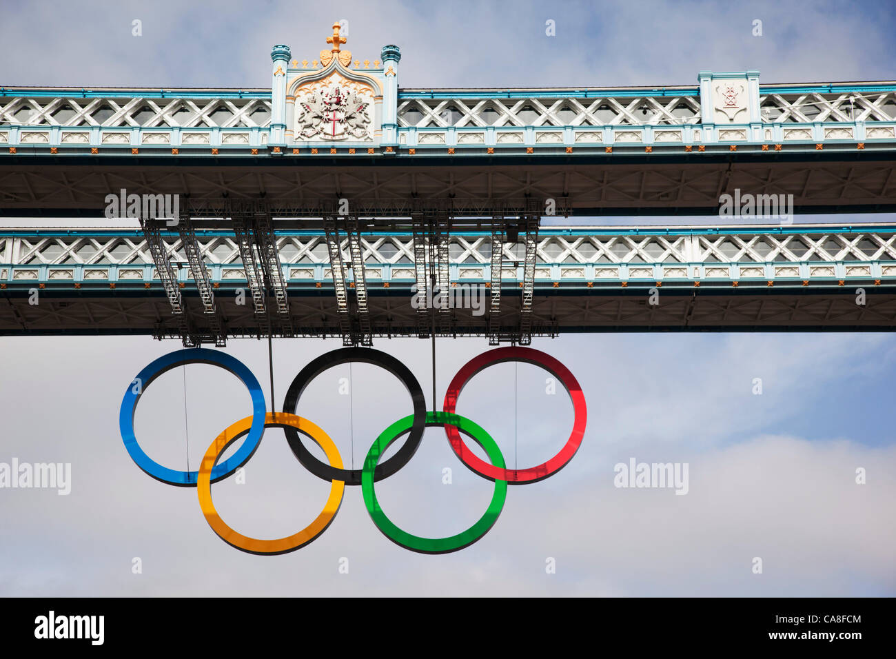 London, England, UK. Wednesday 27th June 2012. Giant Olympic Rings ...