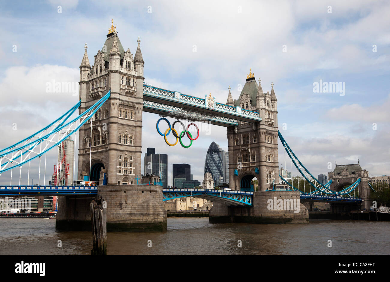 London, England, UK. Wednesday 27th June 2012. Giant Olympic Rings ...