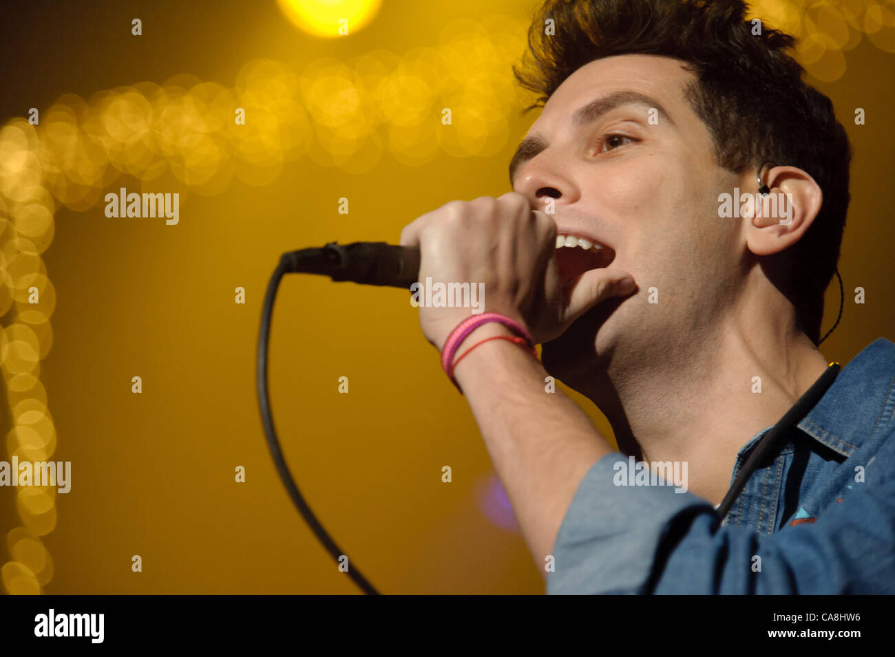 SACRAMENTO, CA - December 1: Gabe Saporta with Cobra Starship performs ...