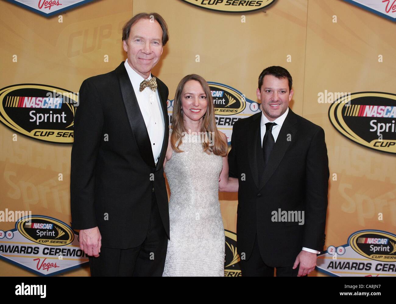 Dan Hesse, Diane Hesse, Tony Stewart in attendance for NASCAR Sprint ...