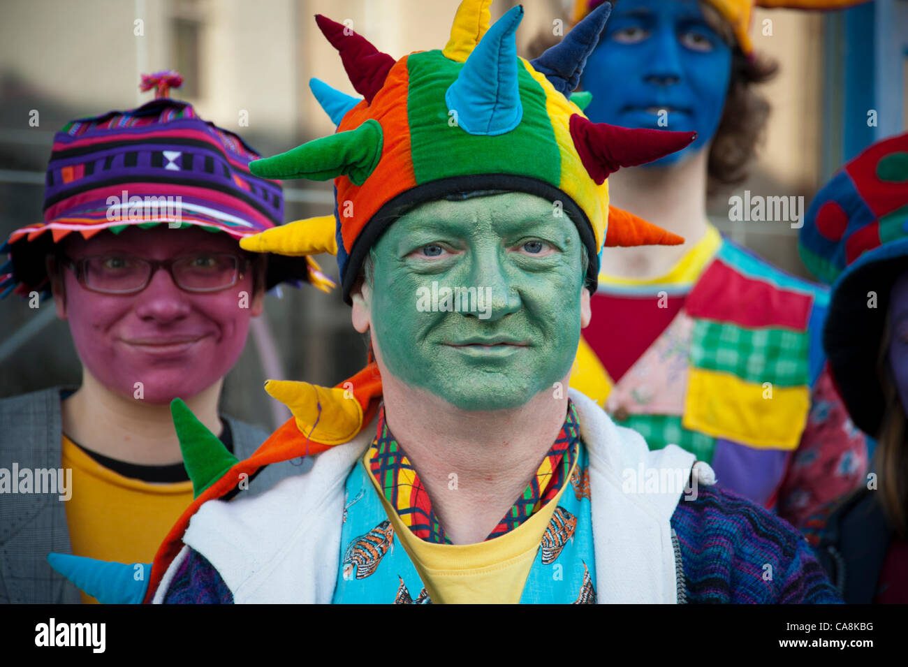 Jester dancing hi-res stock photography and images - Alamy