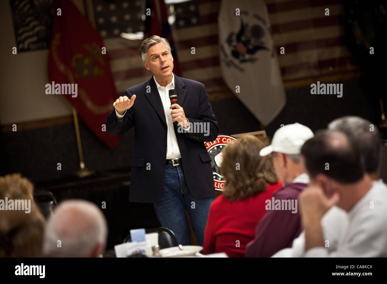 Republican presidential candidate Gov. Jon Huntsman speaks to ...