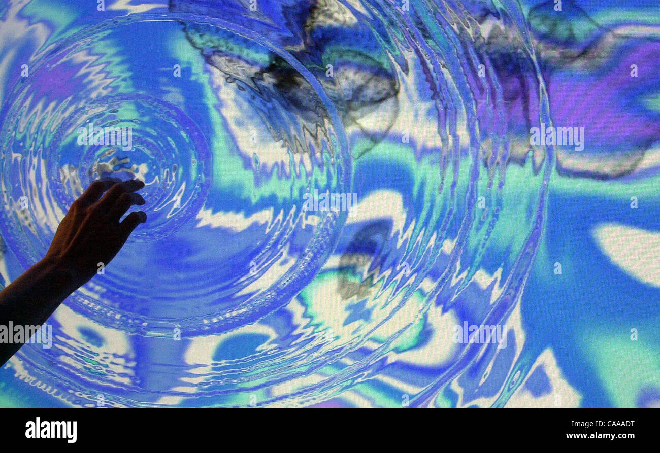 (Published 07/30/2003, C-1, UTS1750844; SignOn Weekly Gallery: 08/04 ...