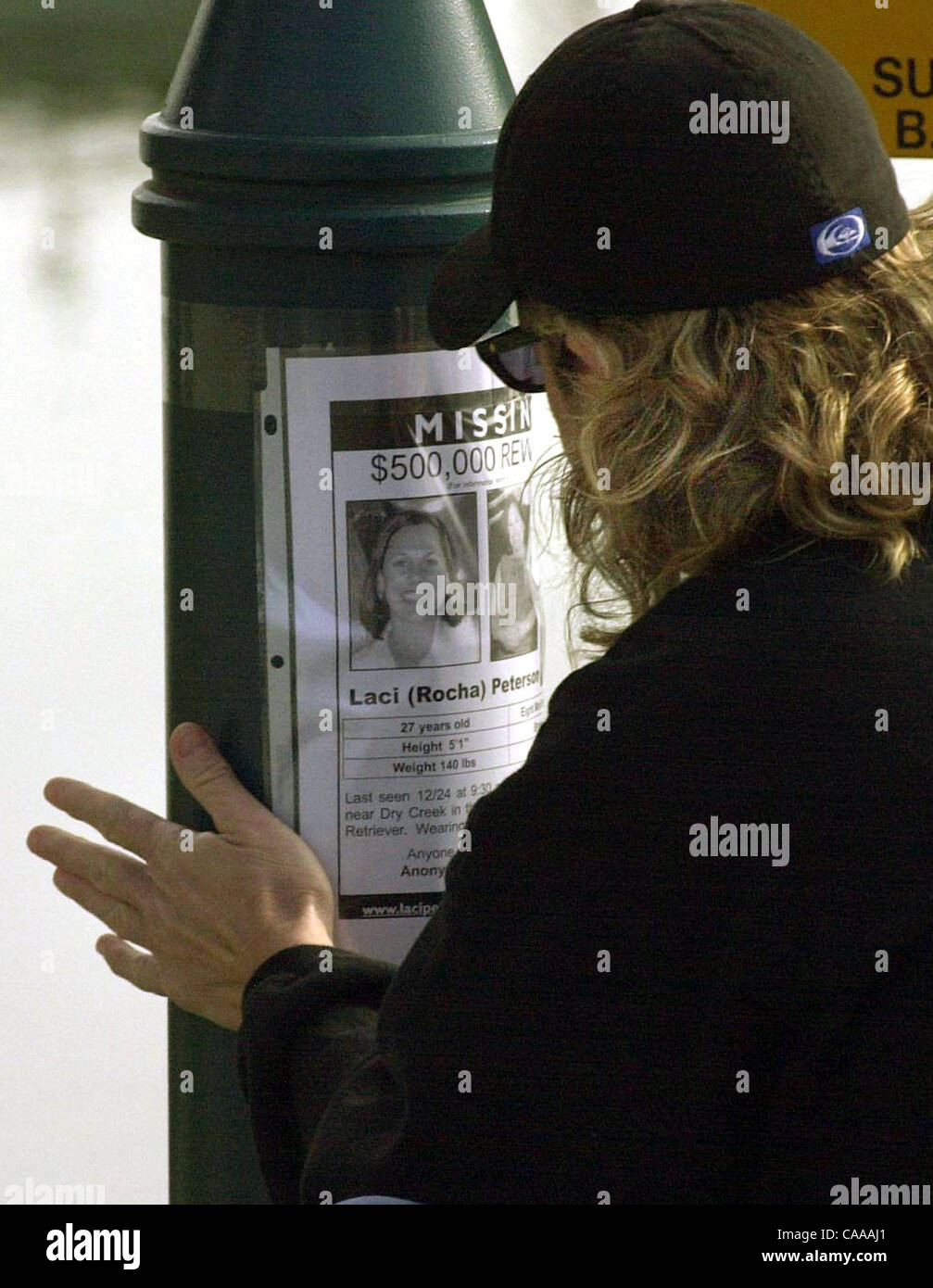 Debby Rocha posts a "Missing" poster of her cousin Laci (Rocha ...