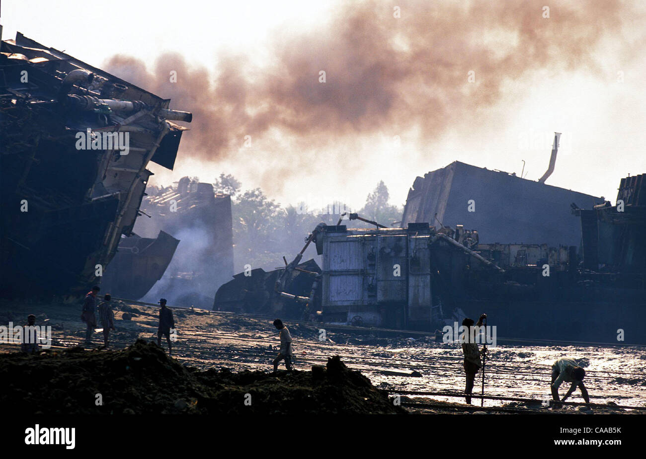 Shipwrecking industry hi-res stock photography and images - Alamy