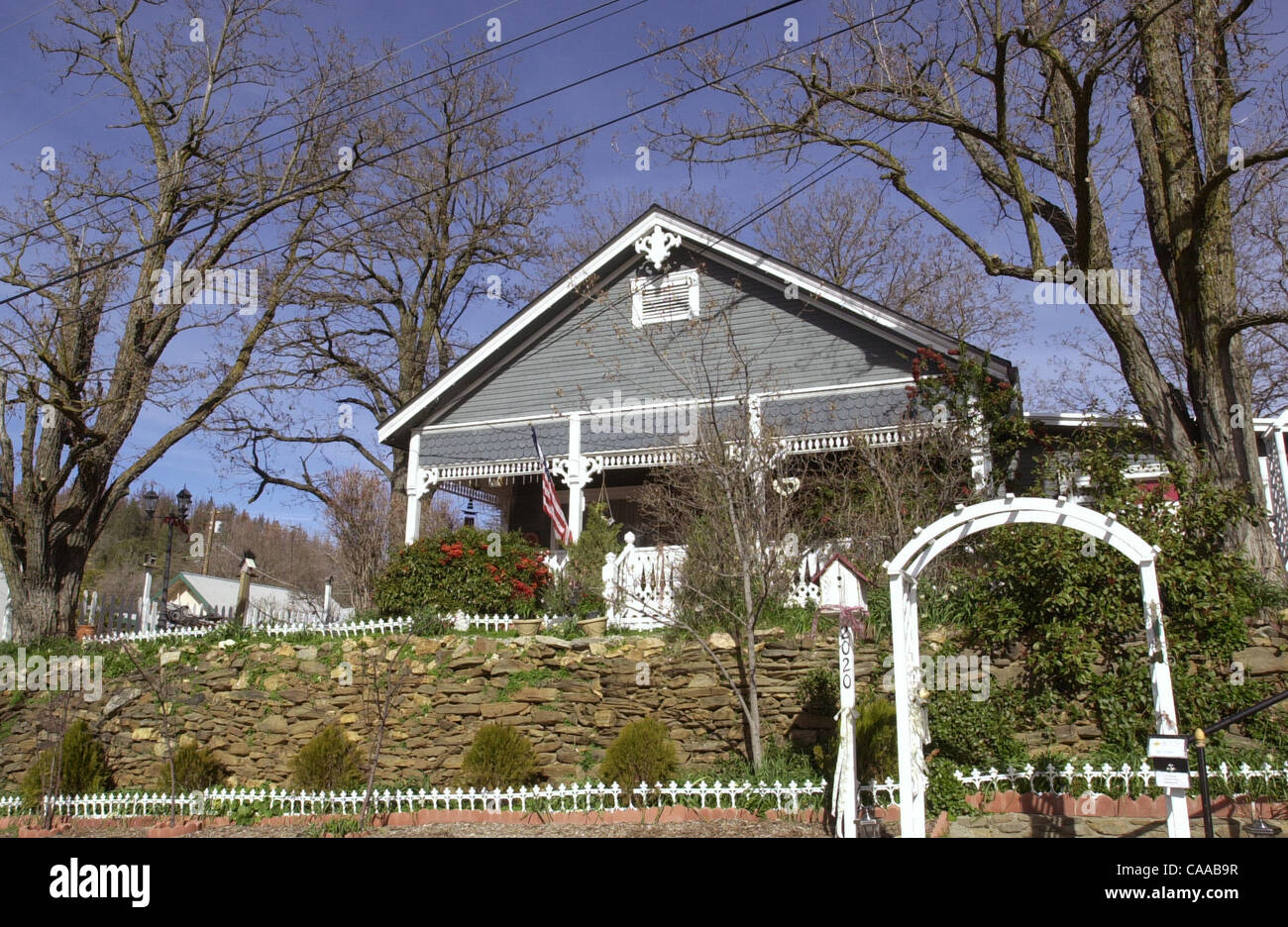 (Published 01/29/2003, NI-1) Exterior view of the Villa De Valor B&B. U ...