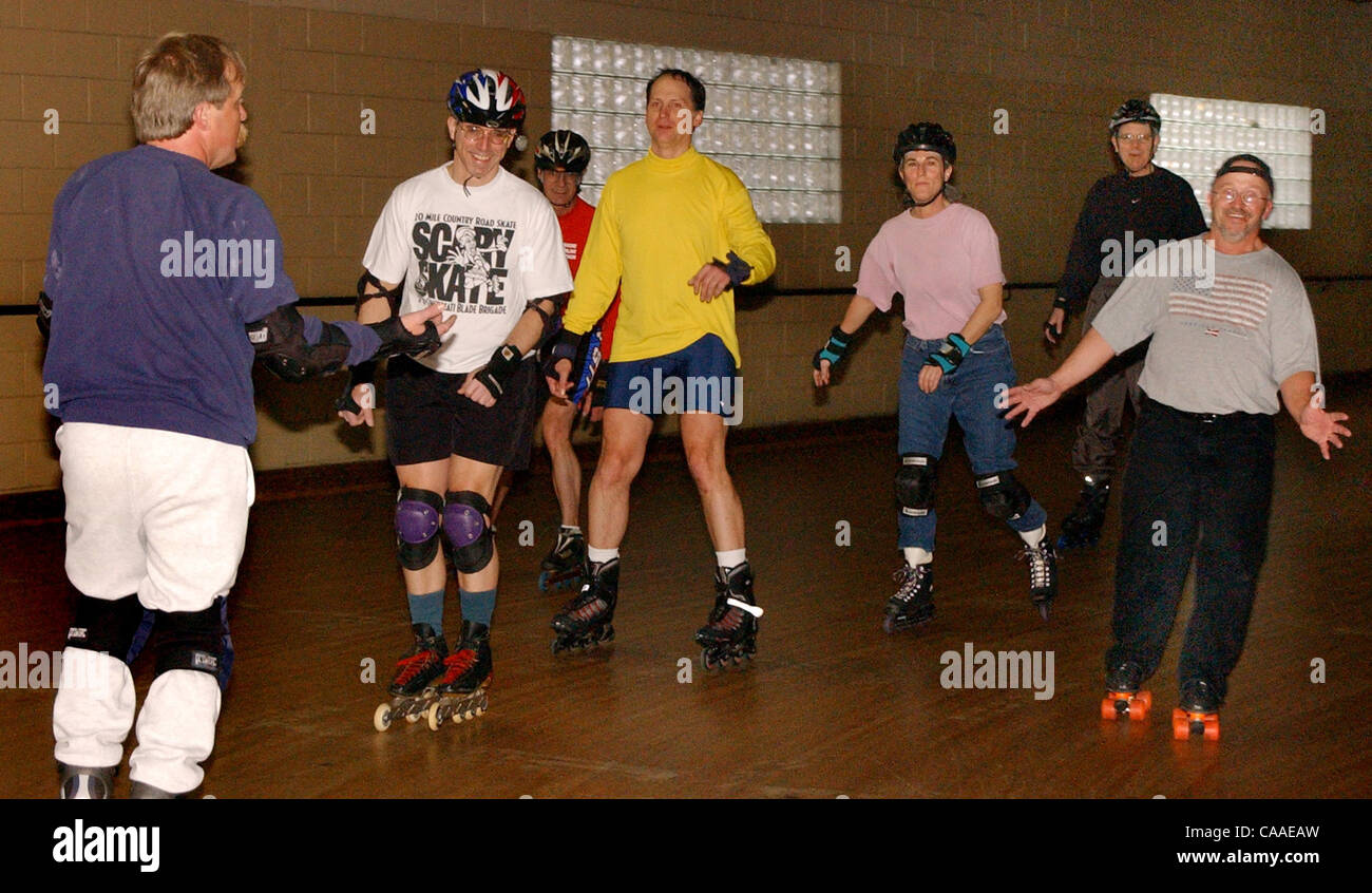 In line skaters hi-res stock photography and images - Alamy