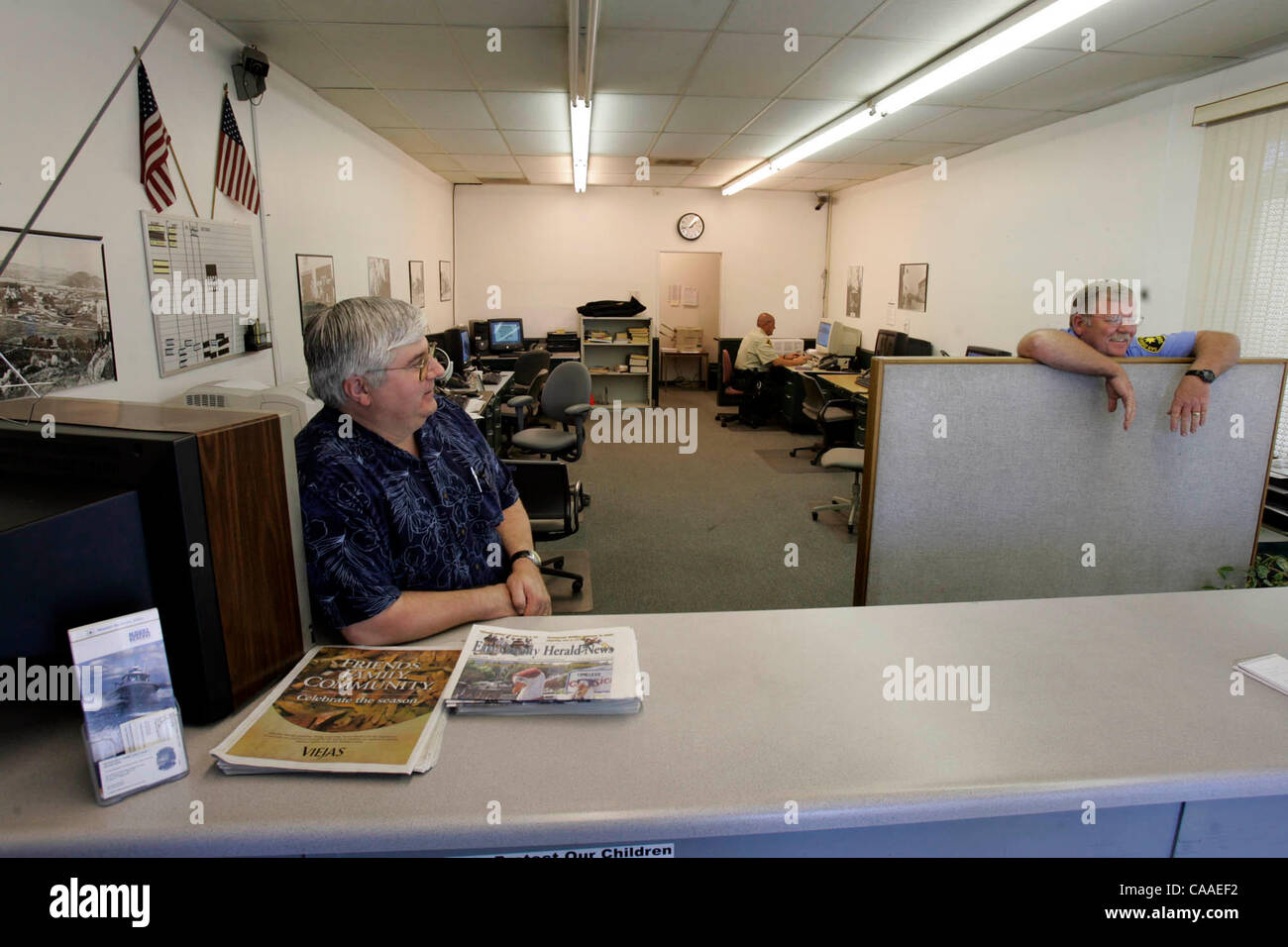 This Lakeside storefront cop shop has had 7 positions cut. Fewer cops ...