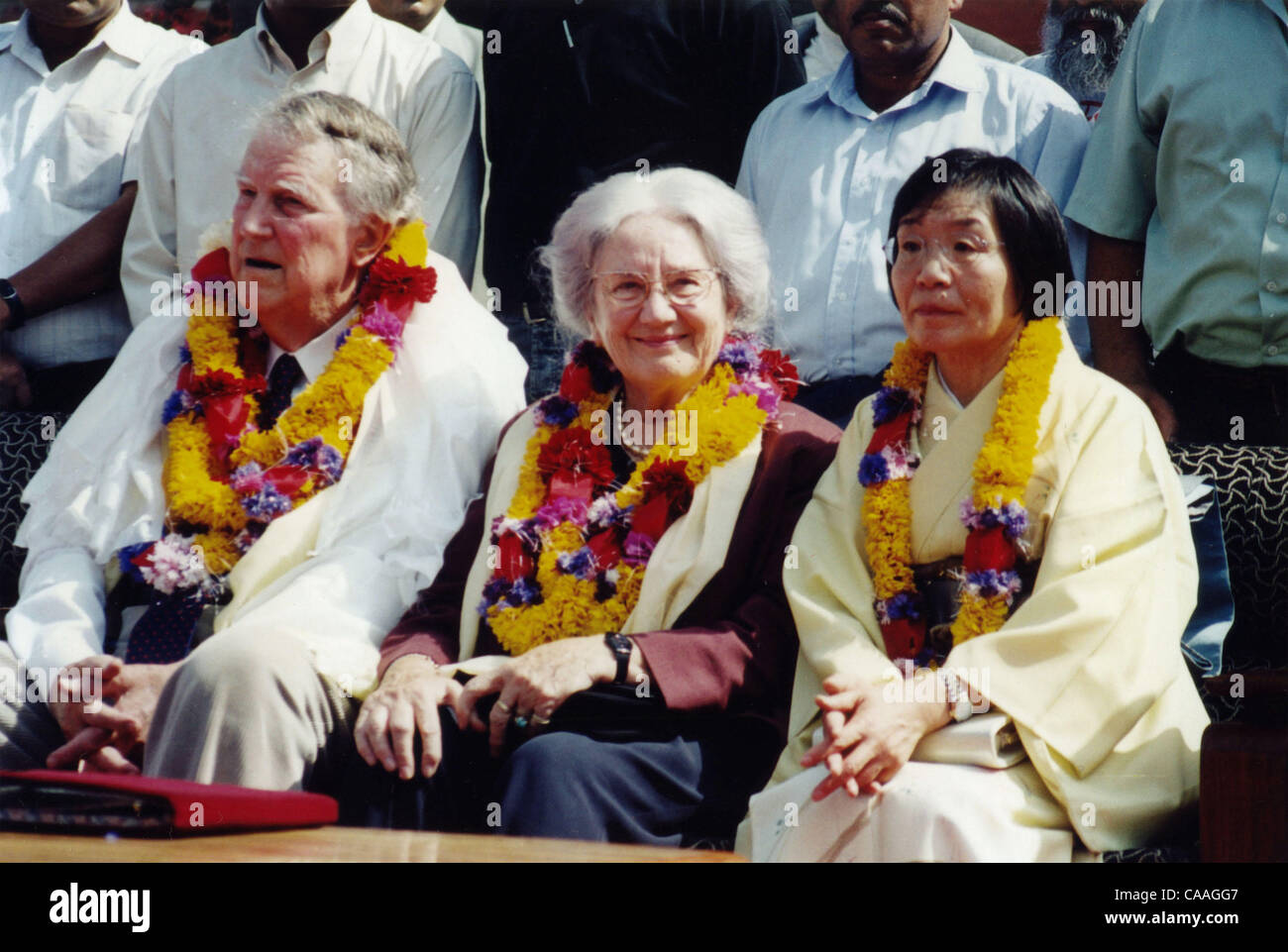 Edmund hillary tenzing everest 1953 hi-res stock photography and images ...