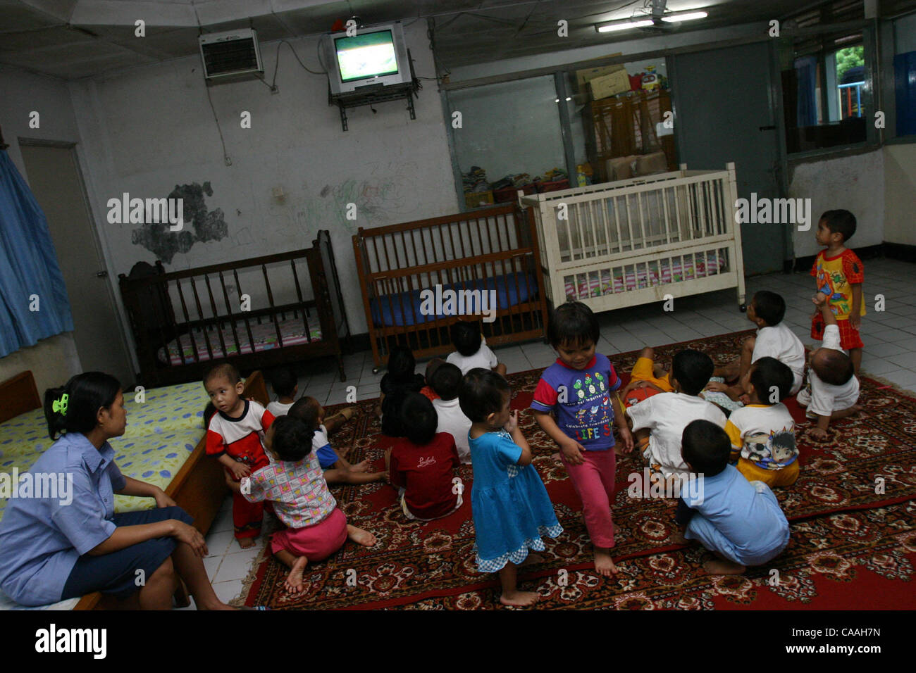 Parents neglect children hi-res stock photography and images - Alamy