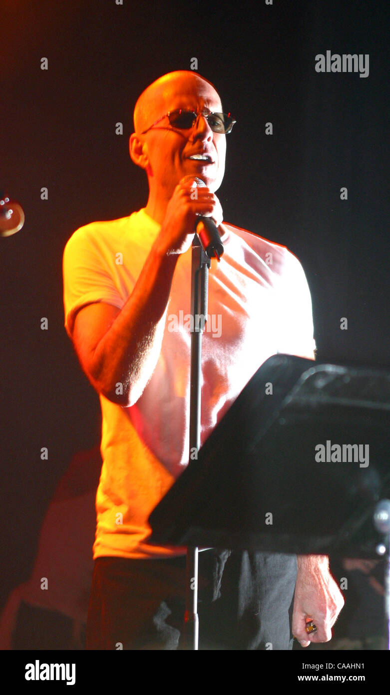 Jul 01, 2003; New York City, NY, USA; Actor BRUCE WILLIS and his band ...