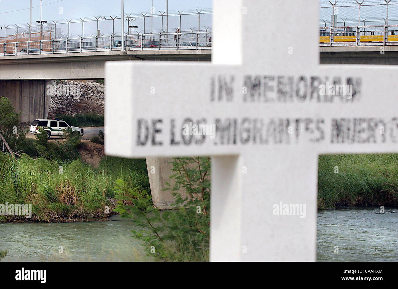 Jul 13, 2003; REYNOSA, TAMAULIPAS, MEXICO; A four foot white cross ...