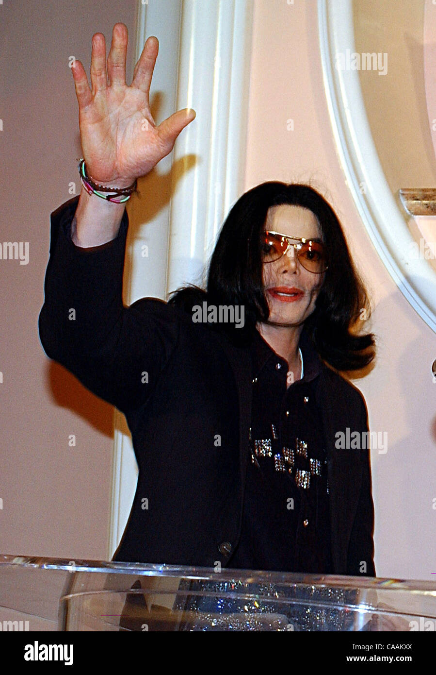 Self proclaimed king of pop hi-res stock photography and images - Alamy