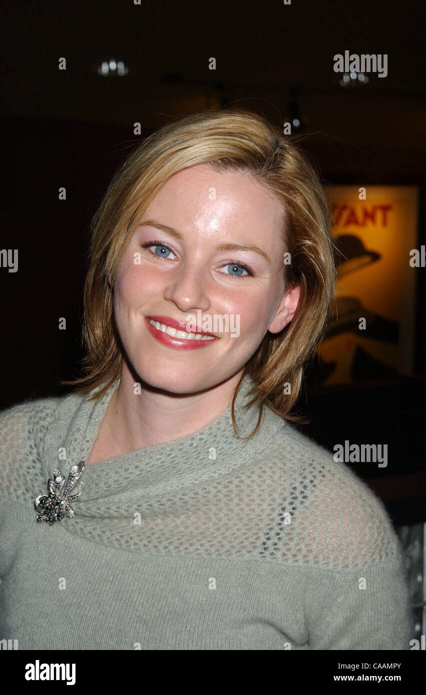 Actress elizabeth banks hi-res stock photography and images - Alamy