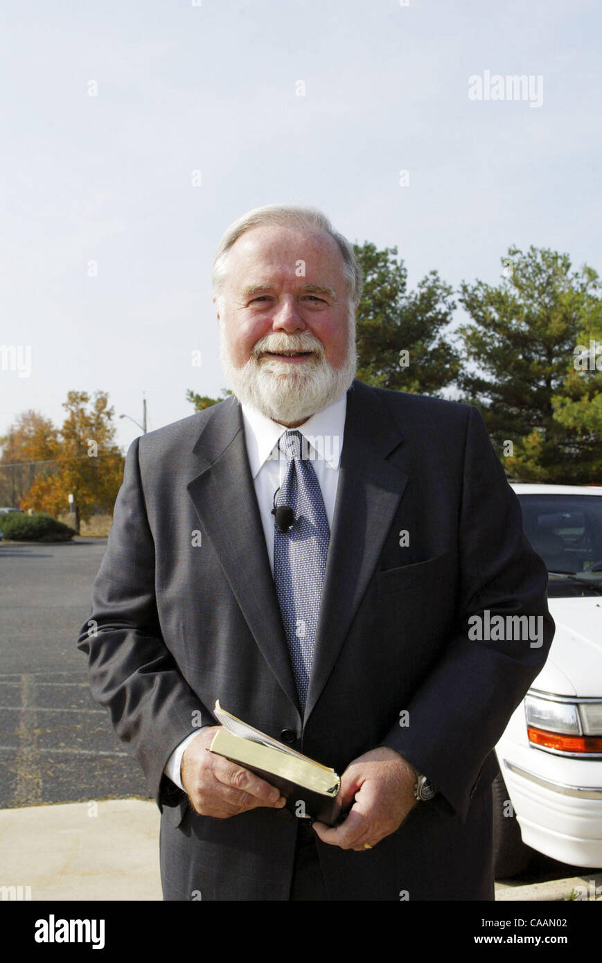 Nov 02, 2003; Medford, NJ, USA; !! Pastor Dr. HARRY L. THOMAS watches ...