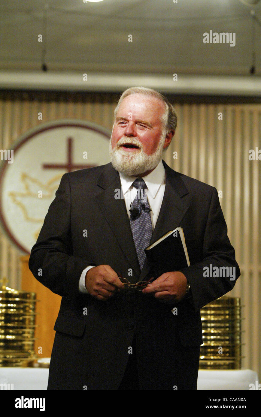 Nov 02, 2003; Medford, NJ, USA; !! Pastor Dr. HARRY L. THOMAS talks ...