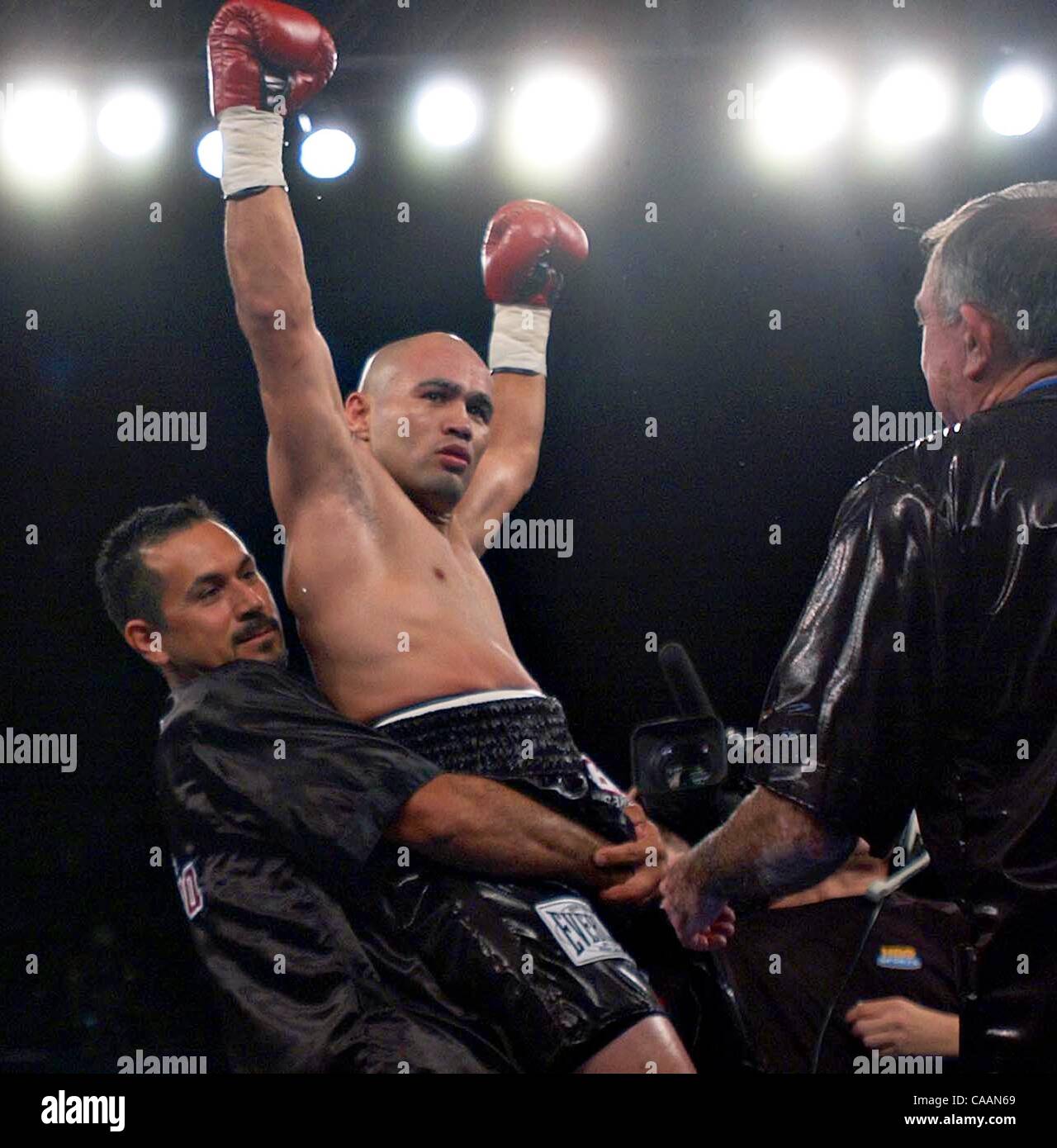Jesse James Leija celebrates beating Fernado Mena during round two of ...