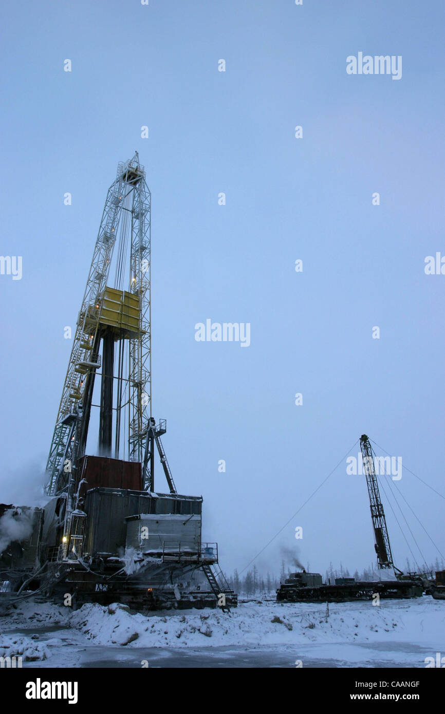 Natural gas extraction hi-res stock photography and images - Alamy