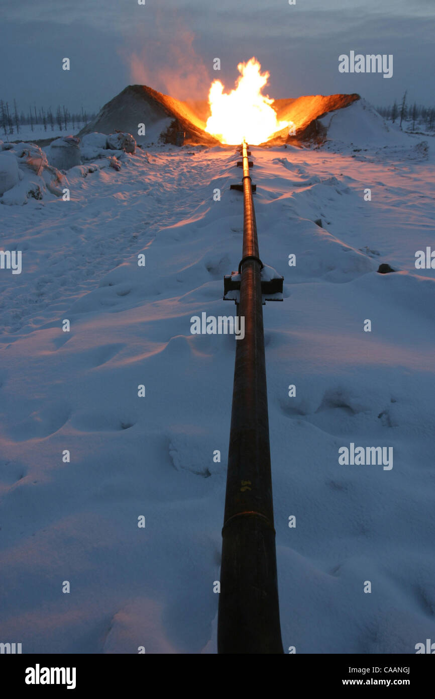 Natural gas extraction hi-res stock photography and images - Alamy