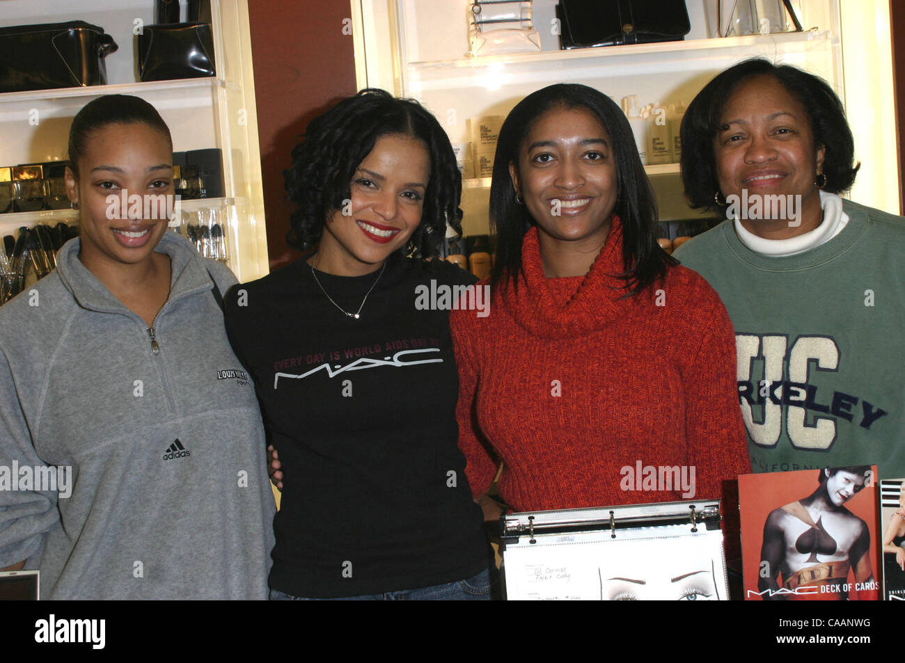 Dec 03, 2003; Hollywood, CA, USA; EXCLUSIVE!! Actress VICTORIA ROWELL ...