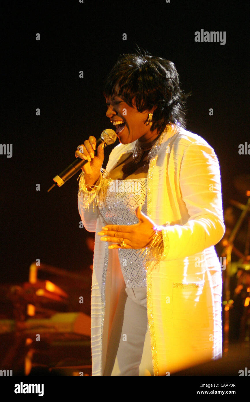 Singer PATTI LABELLE performs at the Great Western Forum in Los Angeles ...