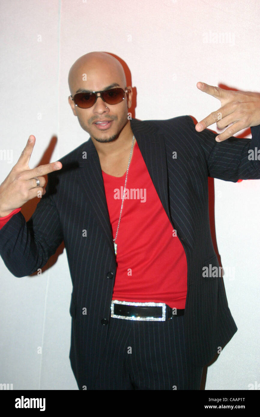 Michael Stewart arriving for the Marc Anthony concert "Una Voz Popular ...