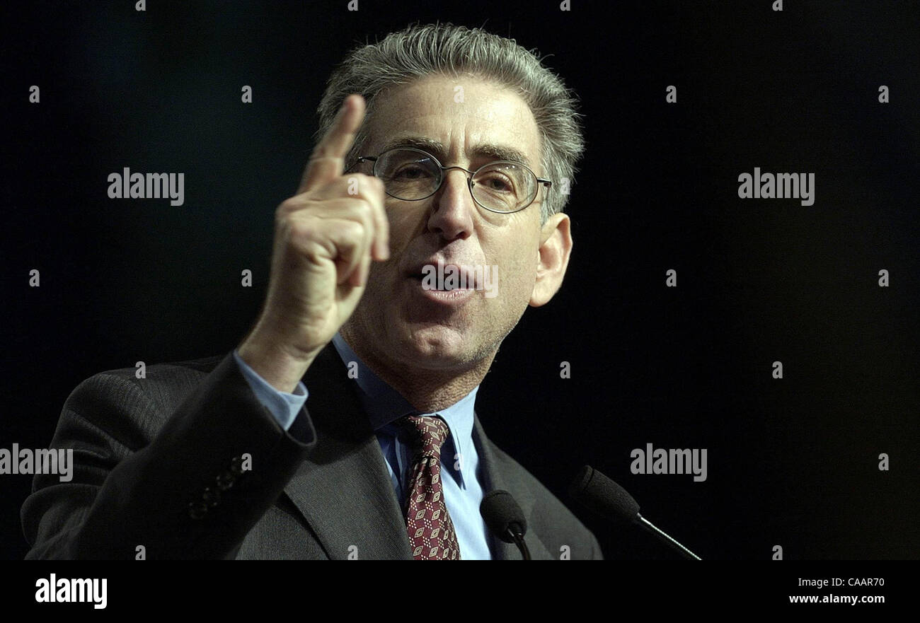 Phil angelides hi-res stock photography and images - Alamy