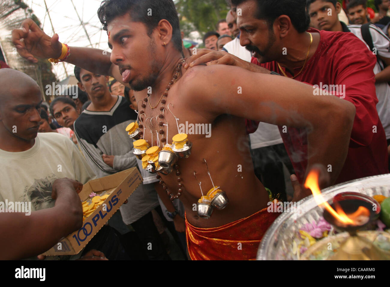 Monkey ritual temple india hi-res stock photography and images - Alamy