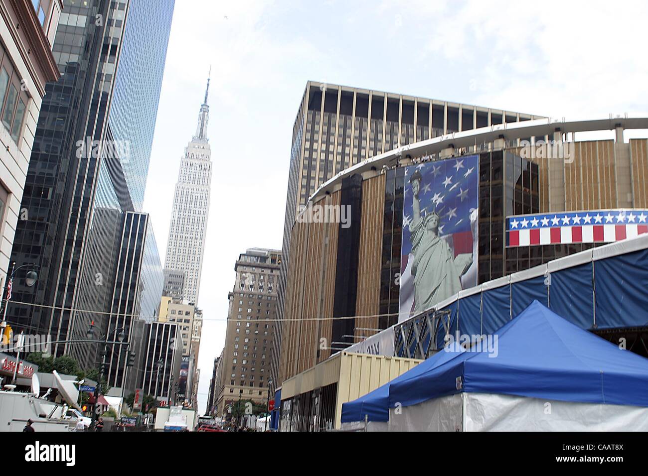 Aug. 30, 2004 - New York, New York, U.S. - K39048BCO .DAY ONE OF THE ...