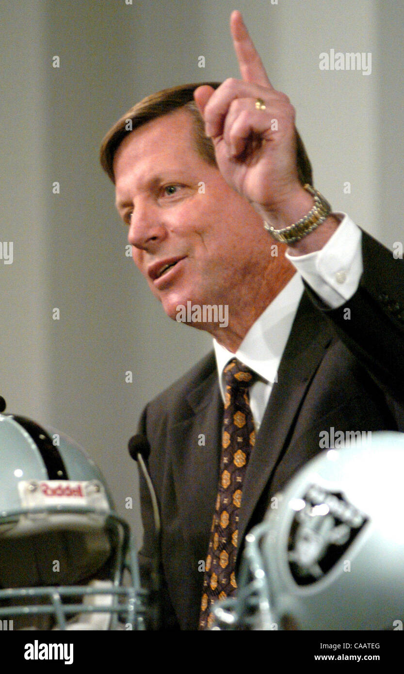 Former qb hi-res stock photography and images - Alamy