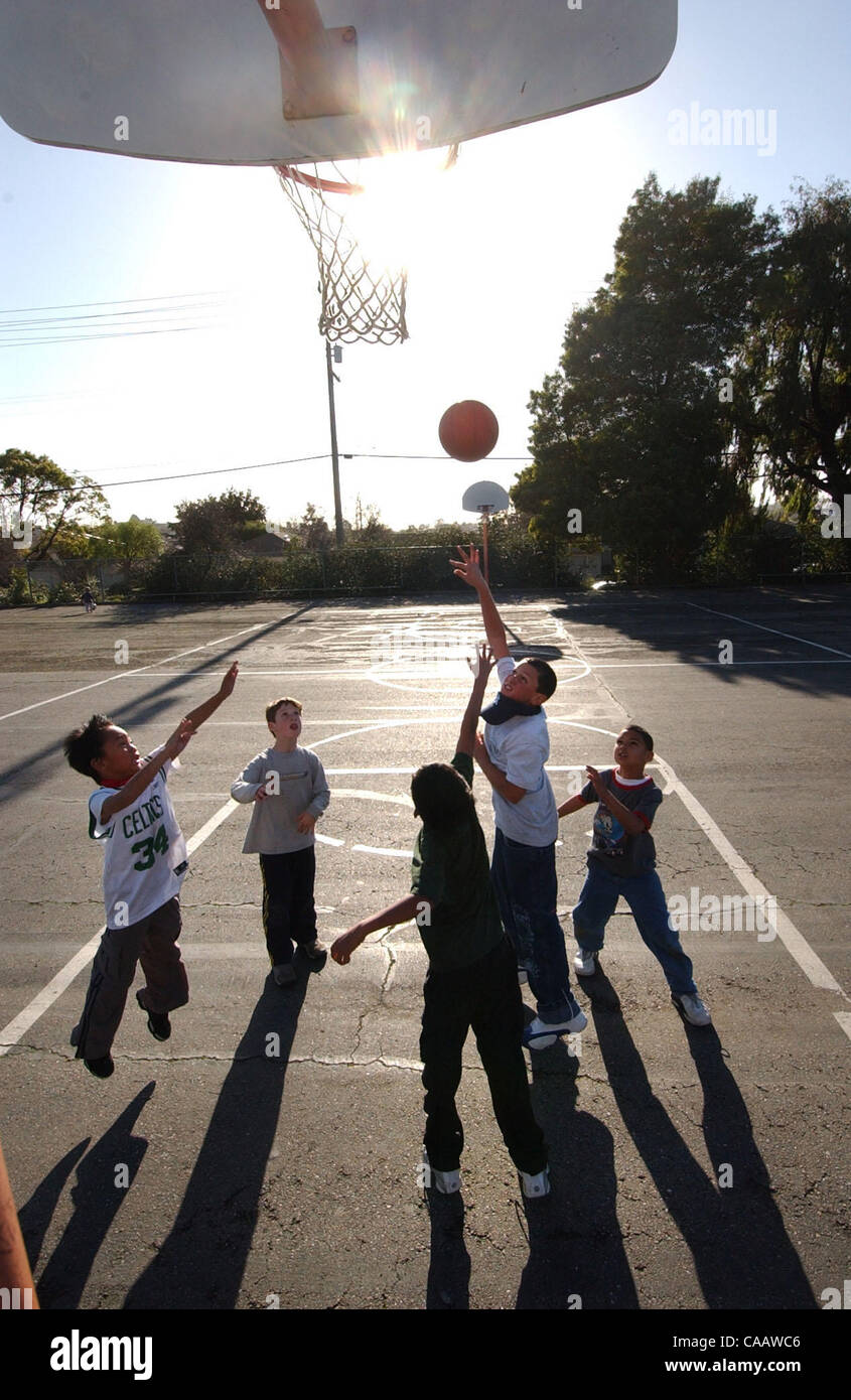 Saleem Rasheed (diving) and Jeff Ulbrich (bottom) can't prevent ...