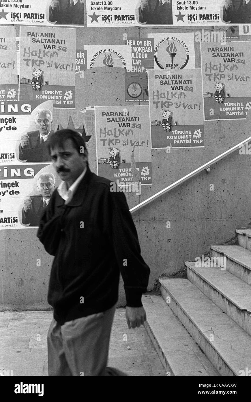Nov 01, 2002; Istanbul, Istanbul, Turkey; Pre-election campaigns are ...