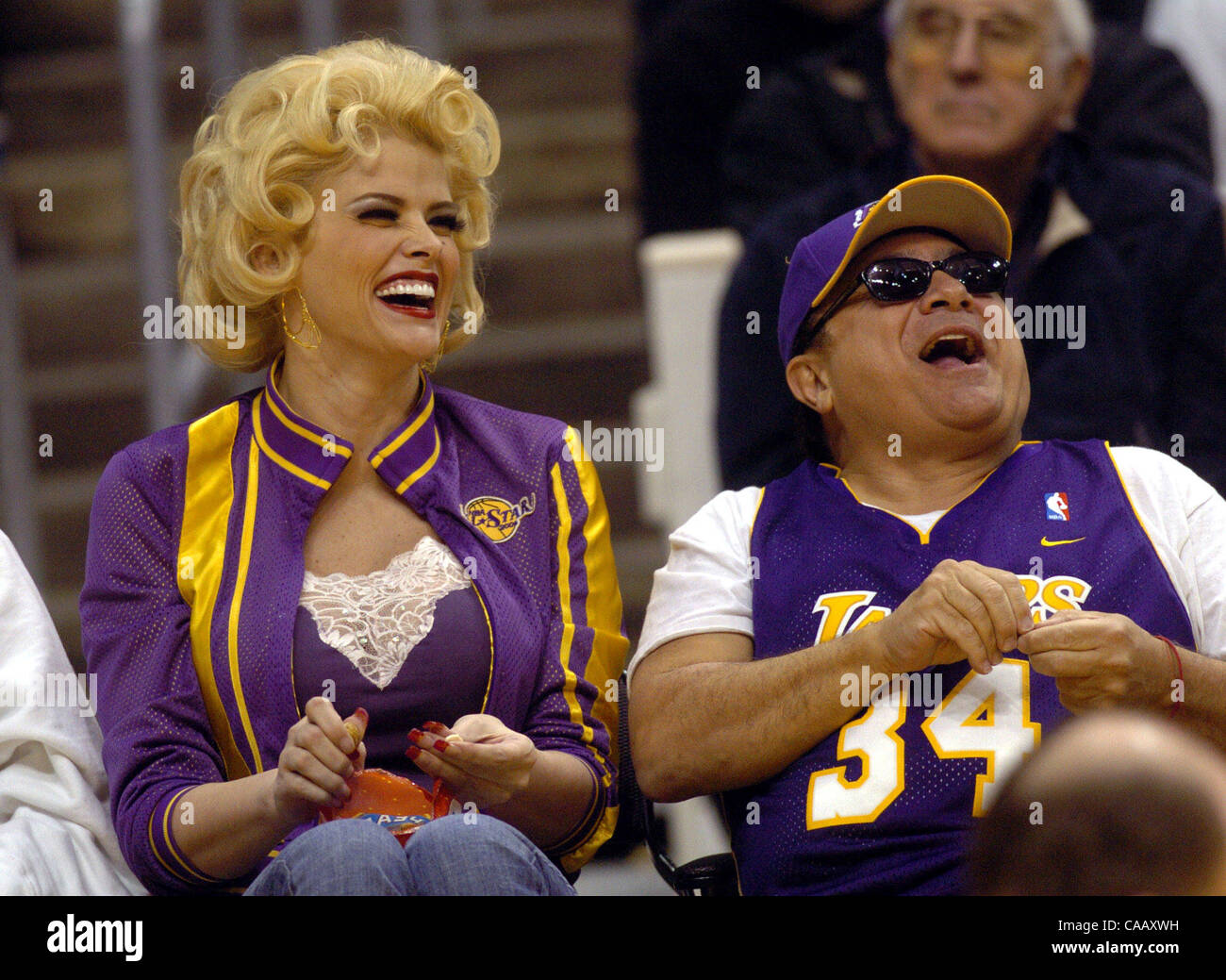 Feb 27, 2004; Los Angeles, CA, USA; ANNA NICOLE SMITH and DANNY DEVITO ...