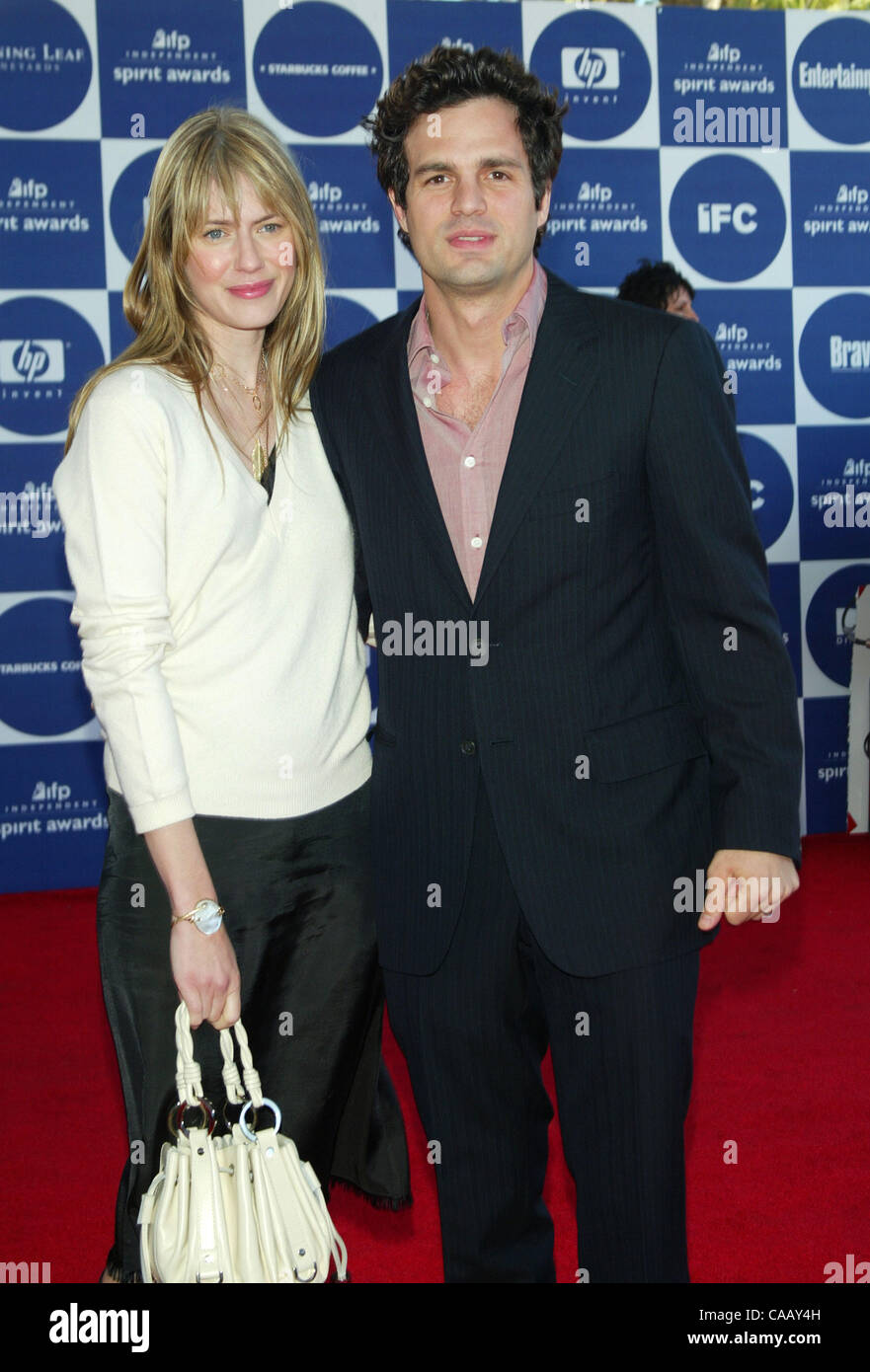 Feb 28, 2004; Santa Monica, California, USA; Actor MARK RUFFALO & WIFE ...