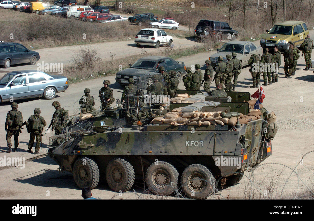 Mar 22, 2004; Kosovo, SERBIA; NATO peacekeepers (KFOR) in Kosovo check ...