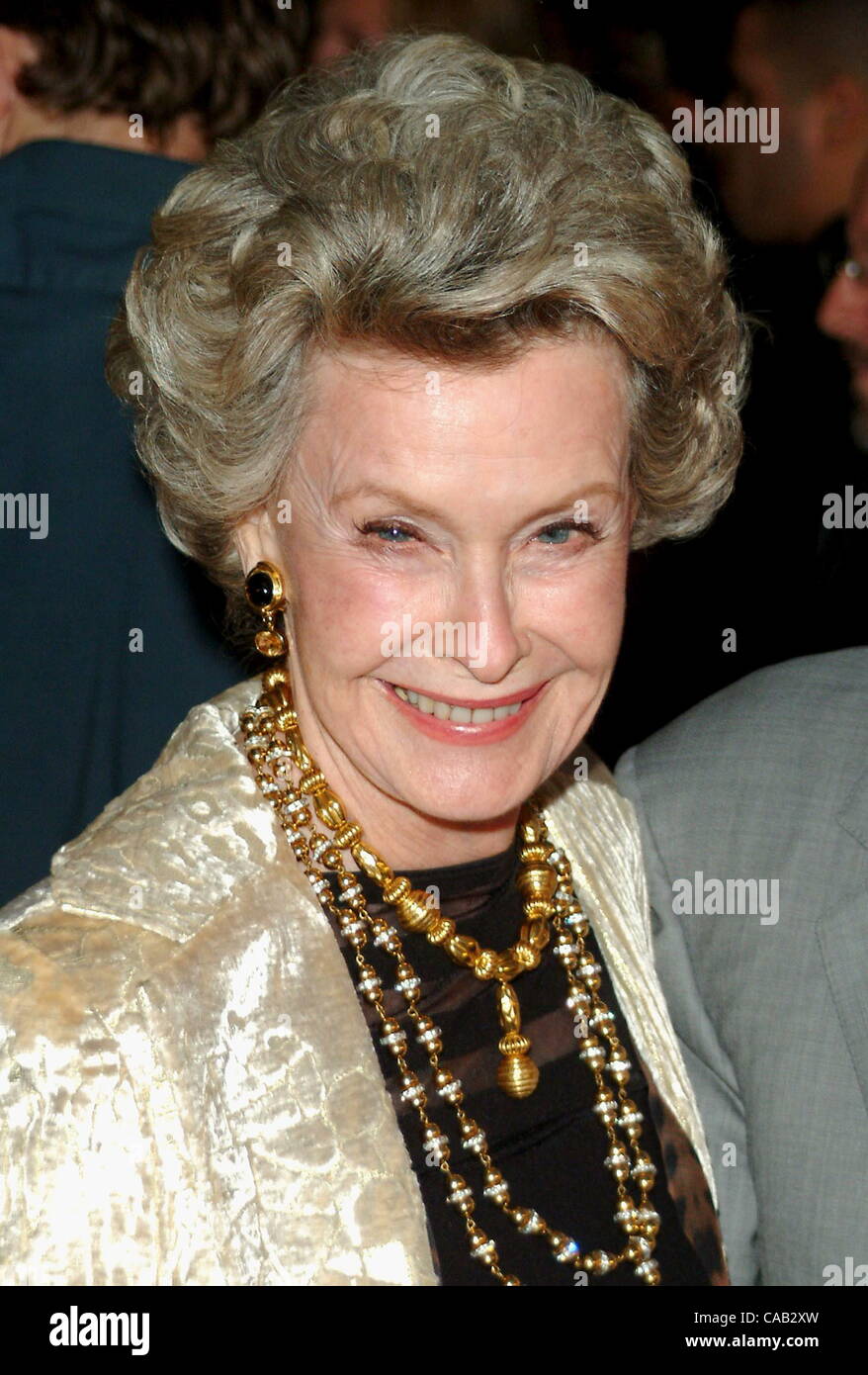 Apr 06, 2004 - Hollywood, California, USA - Dina Merrill at Shade movie ...