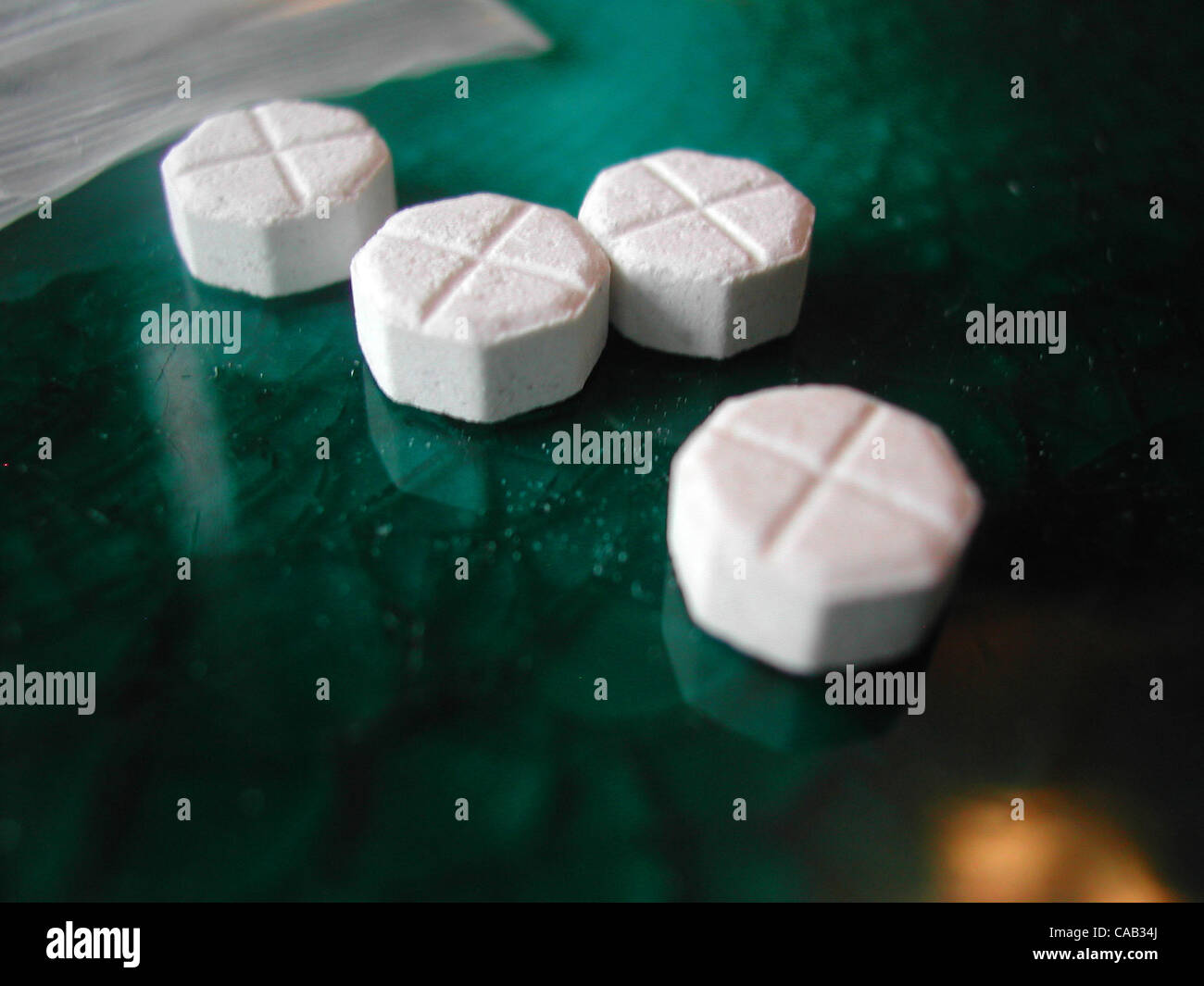 Mdma xtc ecstasy methylenedioxymethamphetamine hi-res stock photography ...