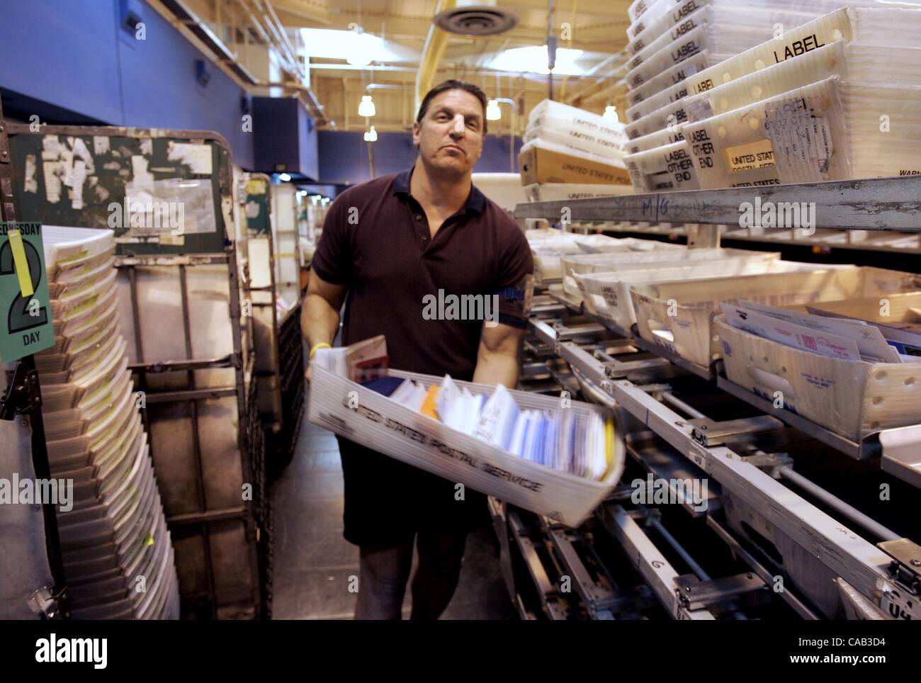 Mail processing hi-res stock photography and images - Alamy