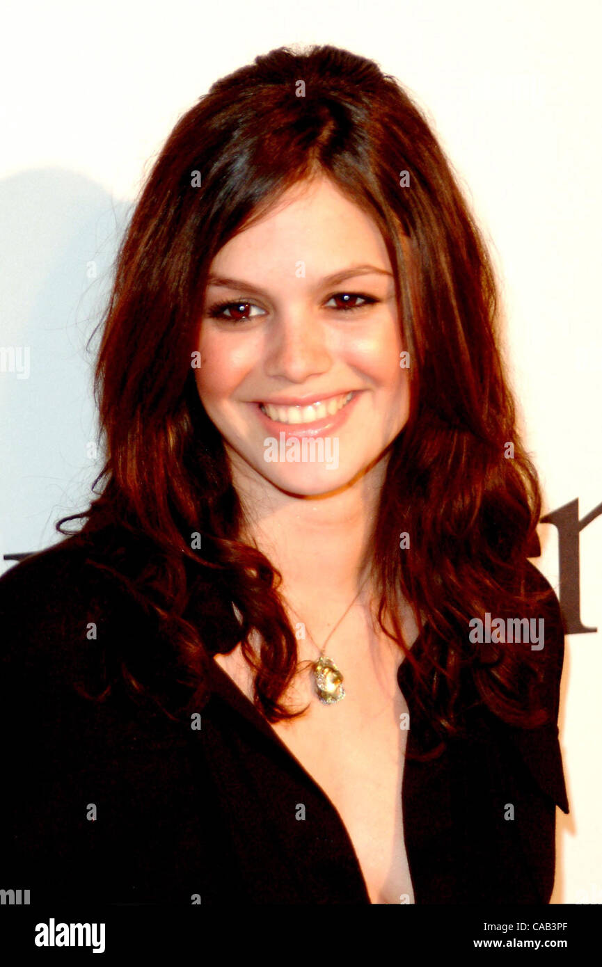 Apr 20, 2004 - Hollywood, California, USA - Rachel Bilson at Season ...