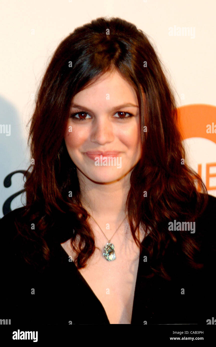 Apr 20, 2004 - Hollywood, California, USA - Rachel Bilson at Season ...