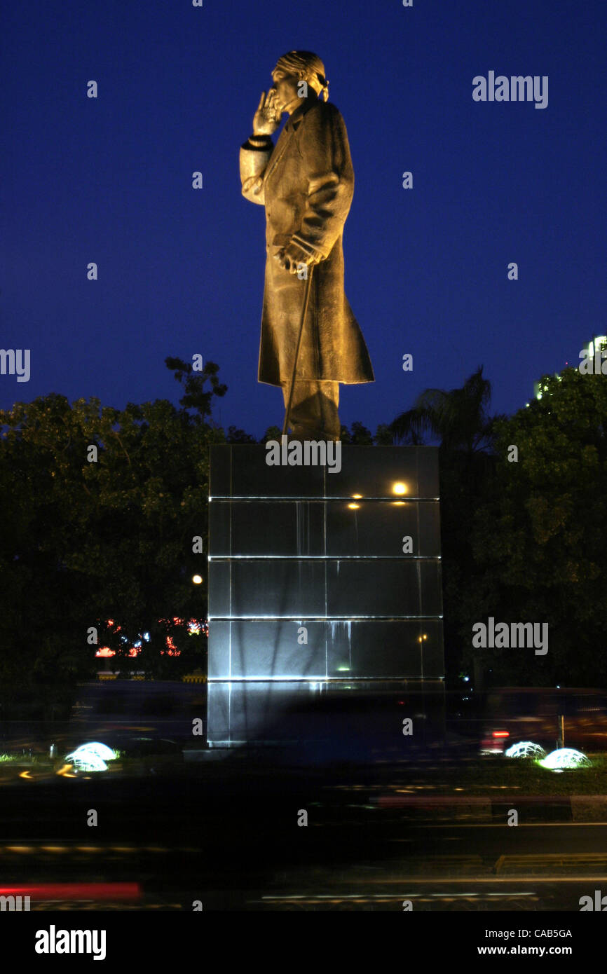 JAKARTA, INDONESIA - APRIL 28, 2004 General Sudirman sculpture in ...