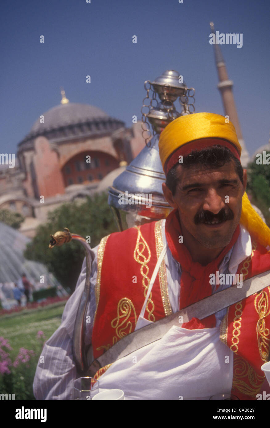 Tea vendor in istanbul hi-res stock photography and images - Alamy
