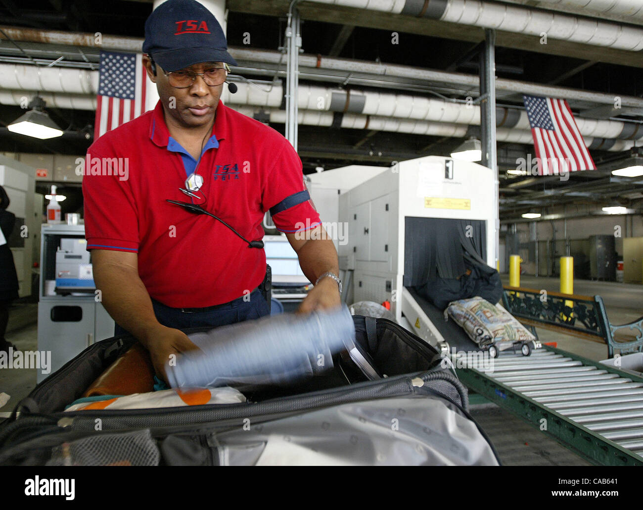 Airport Screener Tsa High Resolution Stock Photography and Images - Alamy
