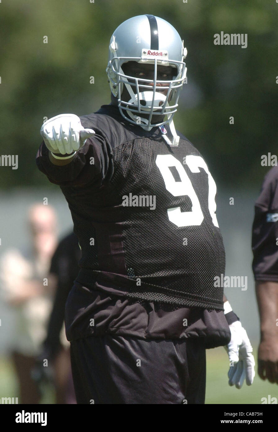 Raiders defensive lineman Ted Washington (cq) during the Raiders ...