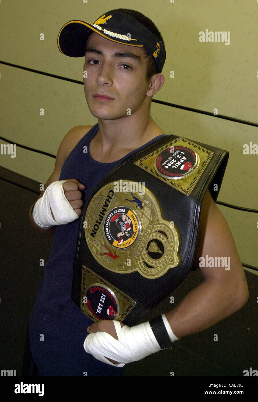 UC Berkeley student and boxer Todd Gaylord poses with the national ...